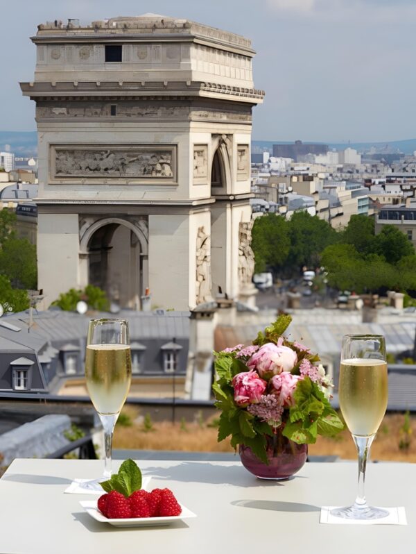 Top 10 Rooftop Restaurants in Paris