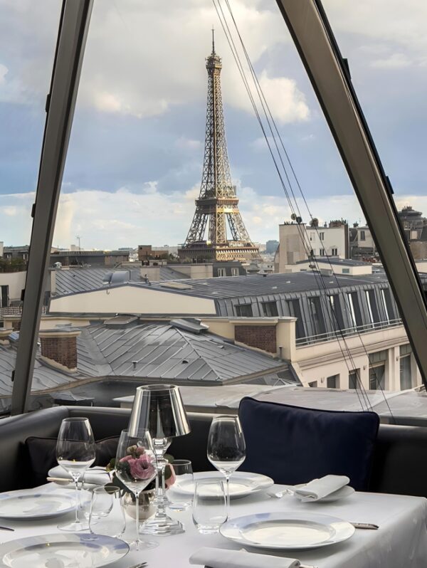 Top 10 Rooftop Restaurants in Paris
