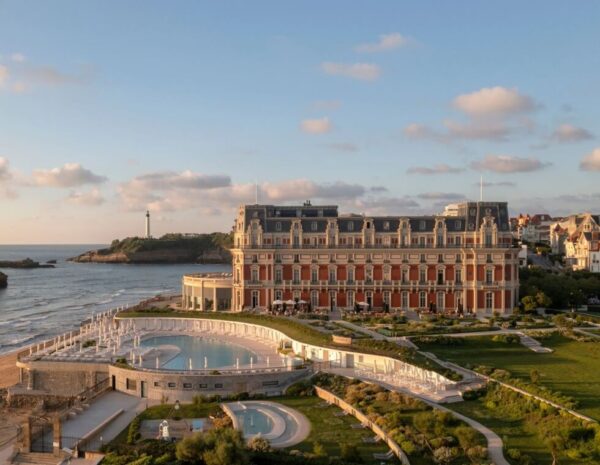 The 7 Most Beautiful Hotel Pools in the South of France